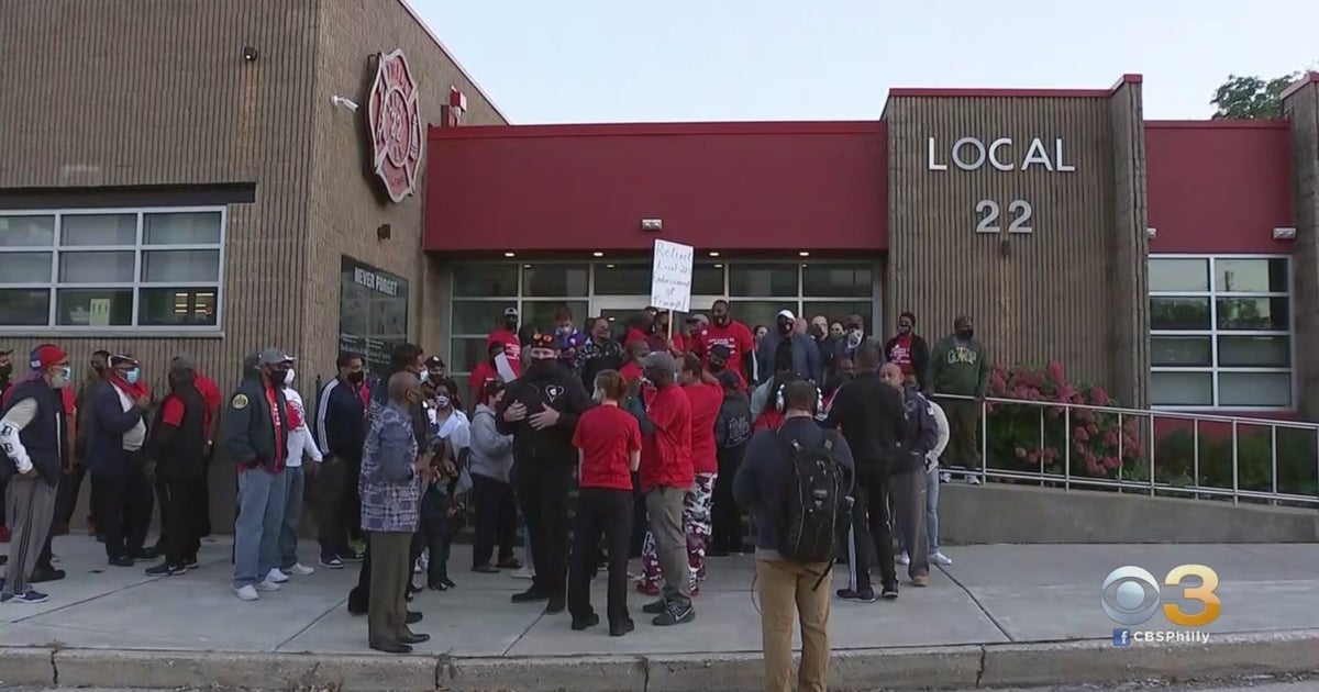 Philadelphia Firefighters, Paramedics Protest Union's Unprecedented ...
