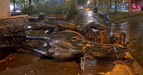 Portland protesters pull down statues of Teddy Roosevelt and Abe ...