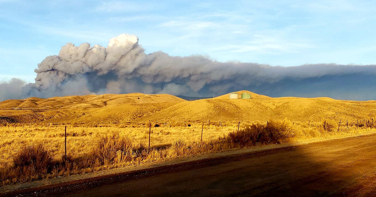 East Troublesome Fire Continues To Burn Unchecked At 4800+ Acres - CBS ...