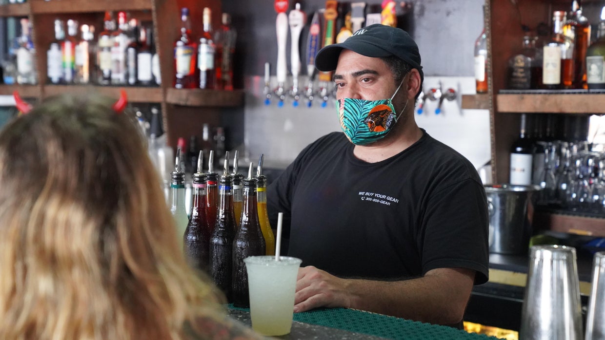 Floridians hit hardest by coronavirus pandemic work to get out the vote ...