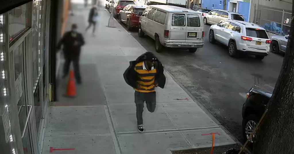 Police: Man Wanted For Snatching Gold Chains From Bronx Jewelry Store ...