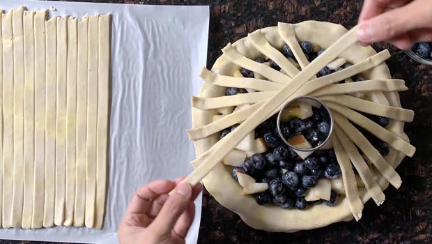 Pie art: One baker's delectable designs - CBS News
