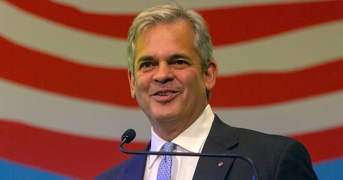 Austin mayor apologizes for urging residents to stay home while on ...