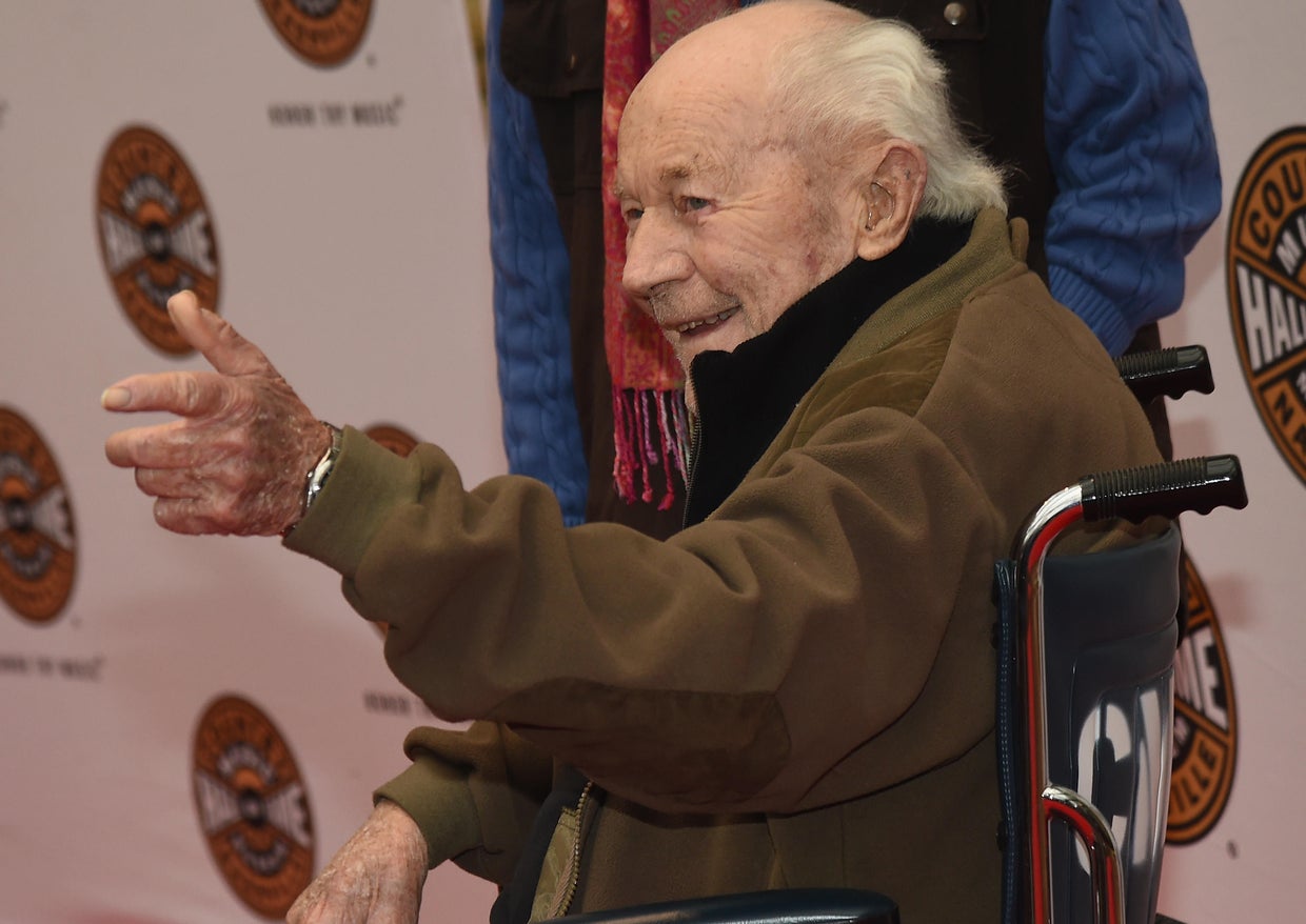 Chuck Yeager, World War II ace and first pilot to break sound barrier ...