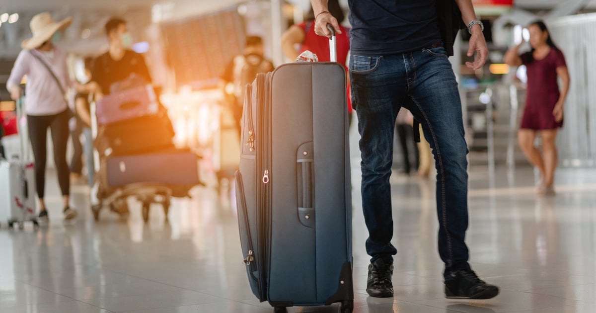 South Florida Travelers Mixed On Ditching Federal Mask Mandate On
