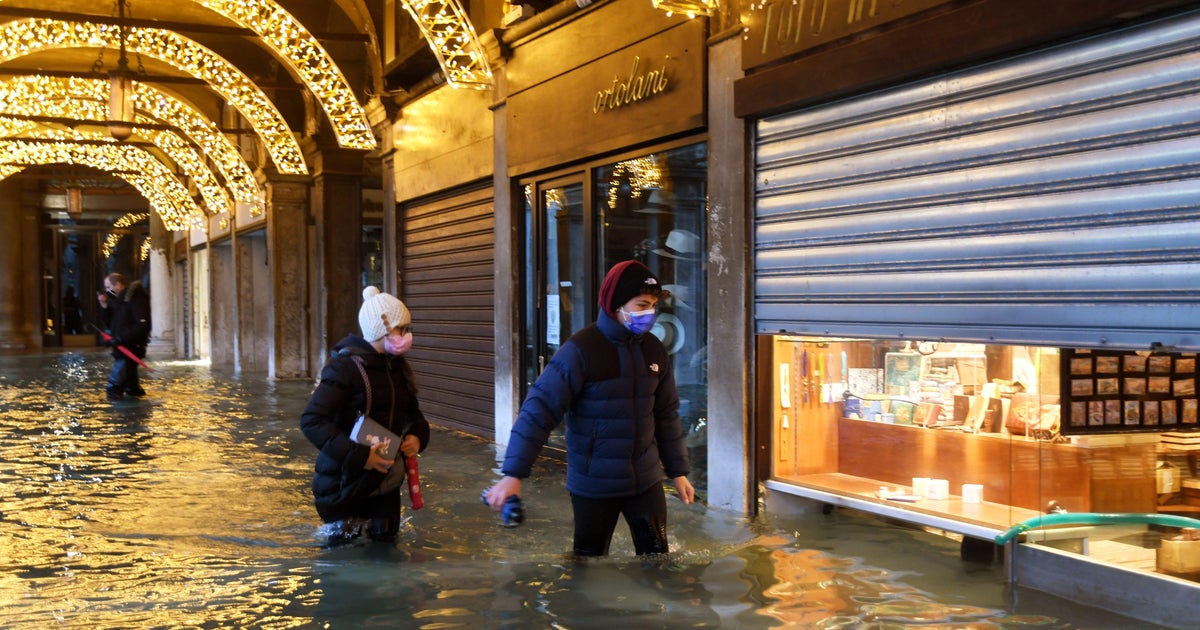 Venice flooded as new $8 billion dam system fails to activate - CBS News