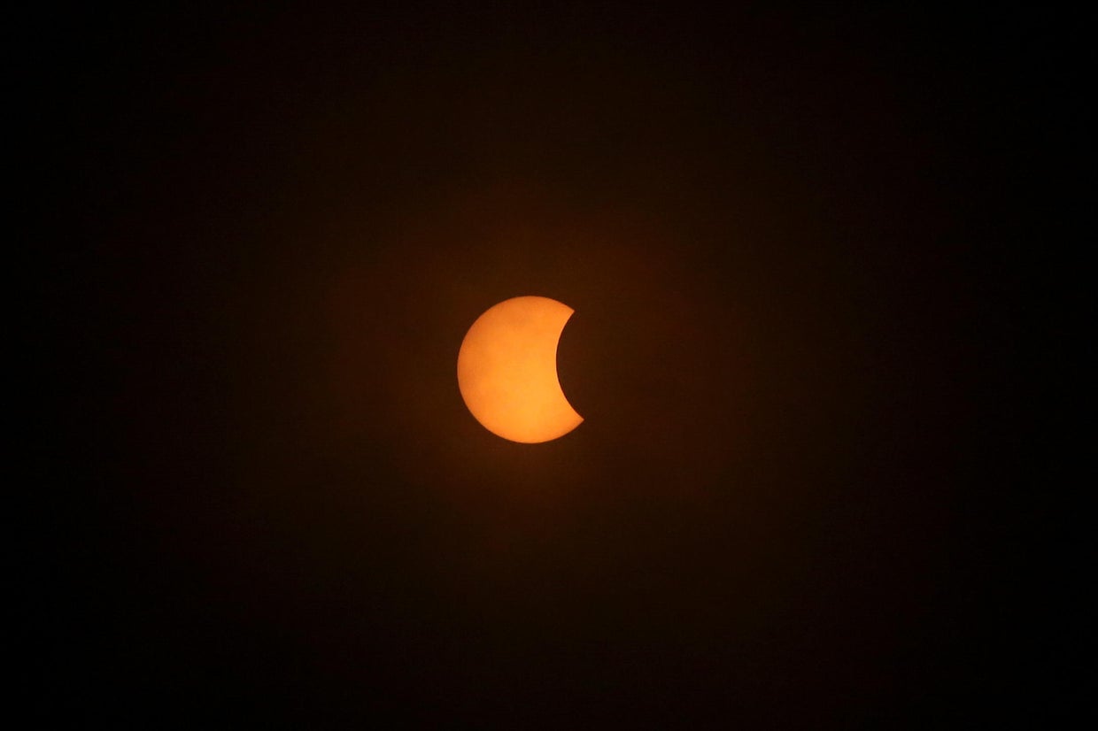 "Spectacular" images capture only total solar eclipse of 2020 - CBS News