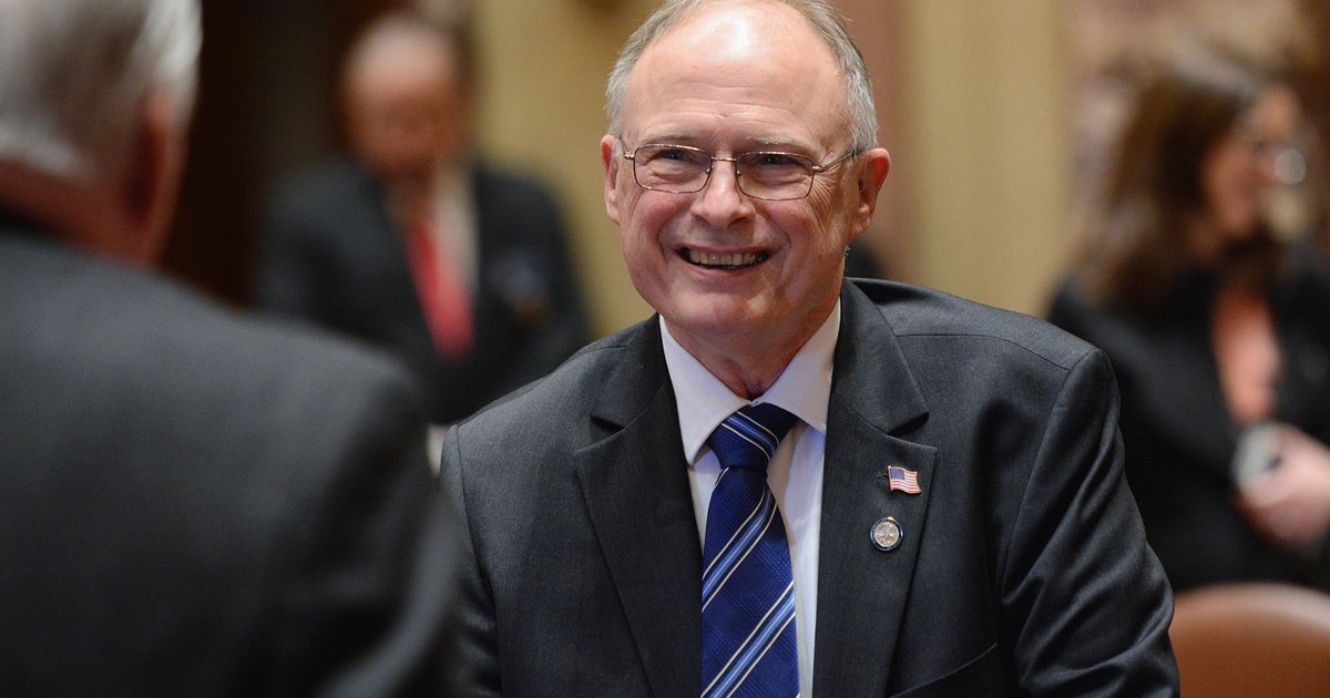 Minnesota State Sen. Jerry Relph Dies After Contracting COVID-19 - CBS ...