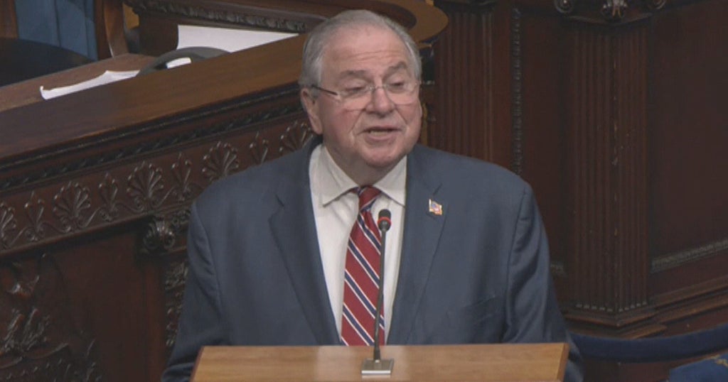 Robert DeLeo Officially Steps Down As Speaker Of Mass. House - CBS Boston