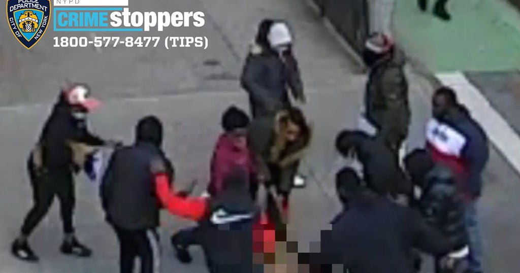 NYPD: Group Assaults Man, Robs Him Of Phone, Clothes In Chinatown - CBS ...