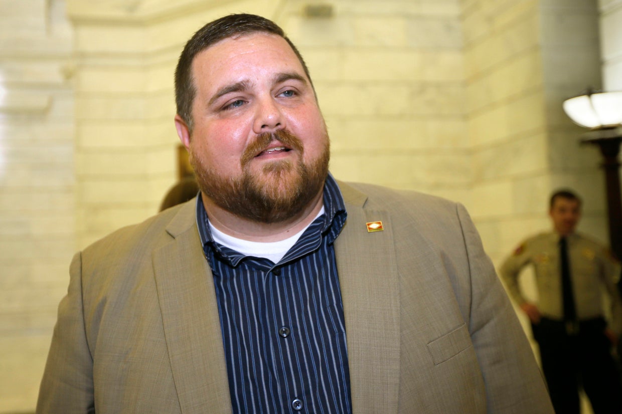 Arkansas lawmakers OK bill requiring women to call a hotline before ...