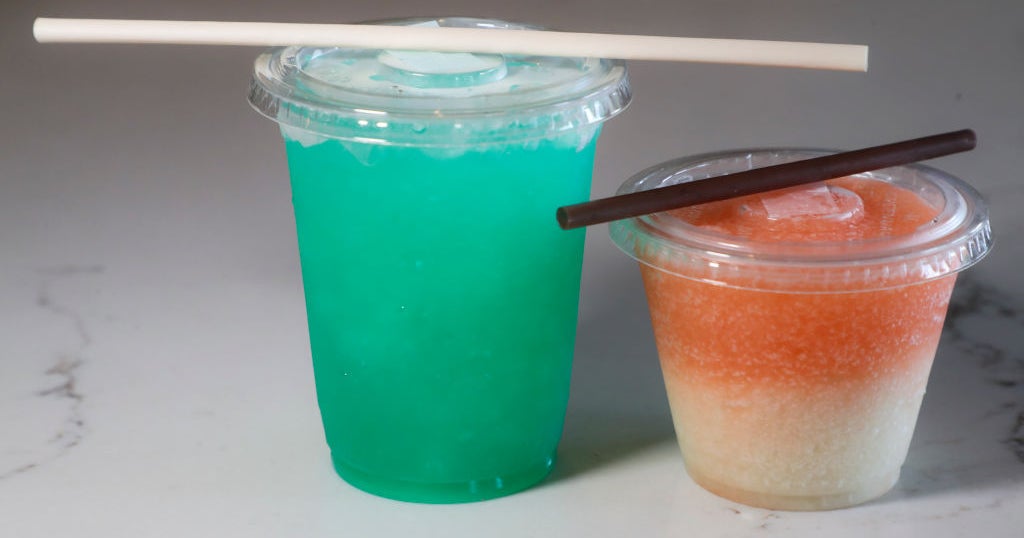 Alcohol 'To Go' Proposal Moves Closer To Becoming Permanent - CBS Miami