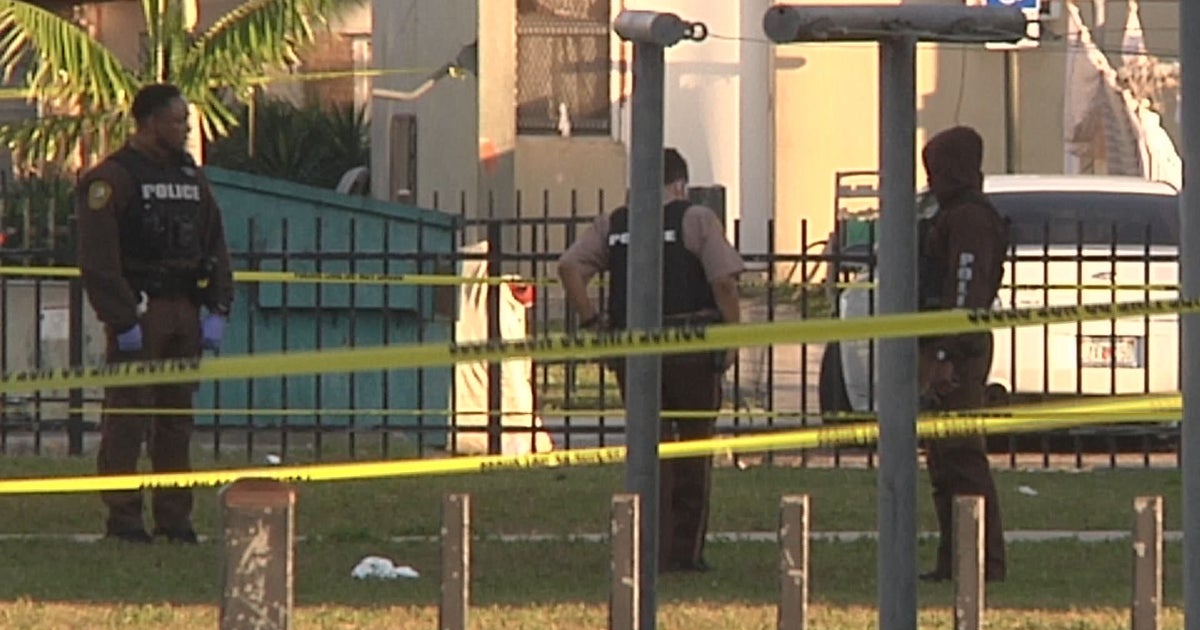 Fatal Double Shooting Investigated In Northwest Miami-Dade - CBS Miami
