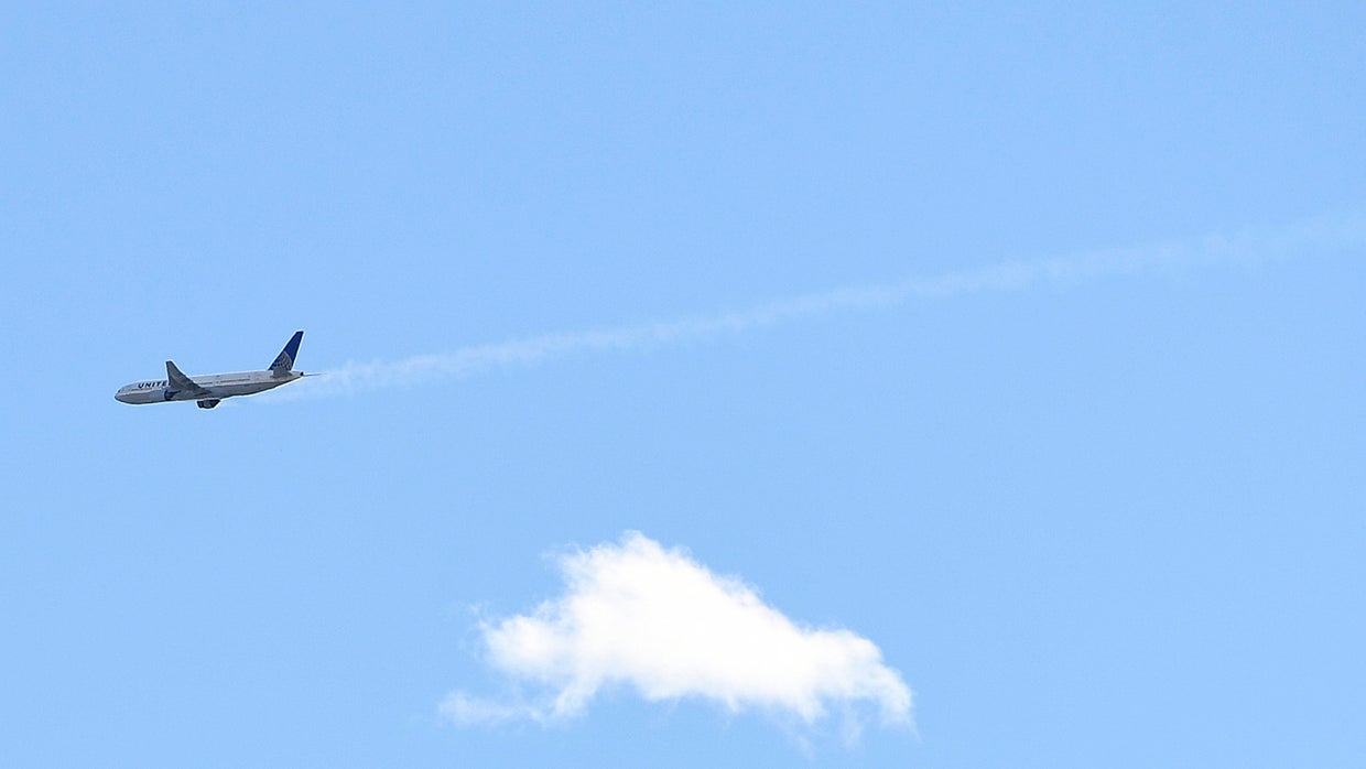 United Airlines Flight 328 Passenger: Plane 'Was Shuddering' After ...