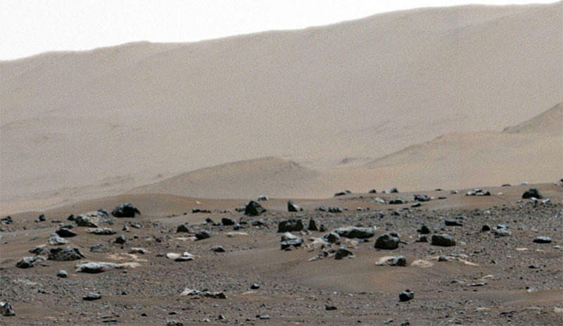Mars rover beams back panoramic view of landing site - CBS News