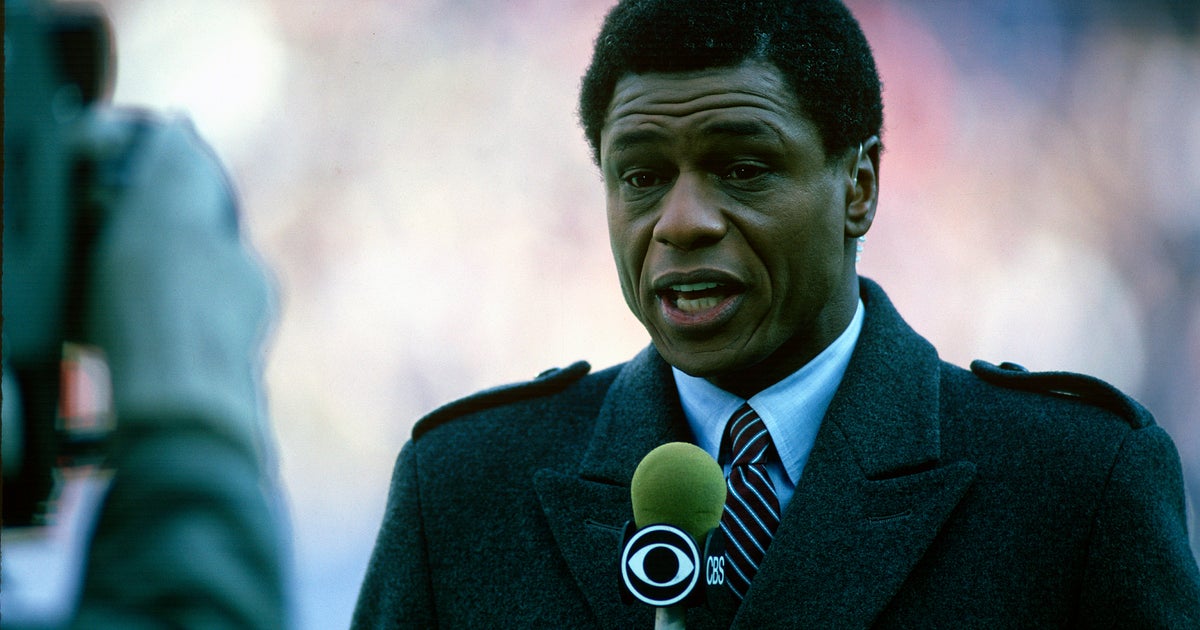 Irv Cross, Former Eagles Star DB And Pioneer Black Analyst, Dies At 81 ...