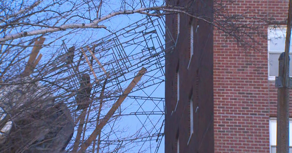 Strong Winds Cause Scaffolding Collapse In Roxbury - CBS Boston