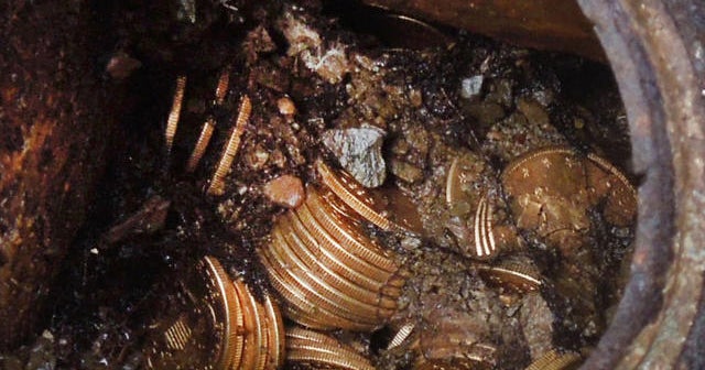 Gold coins found in California yard: Stolen loot? - CBS News