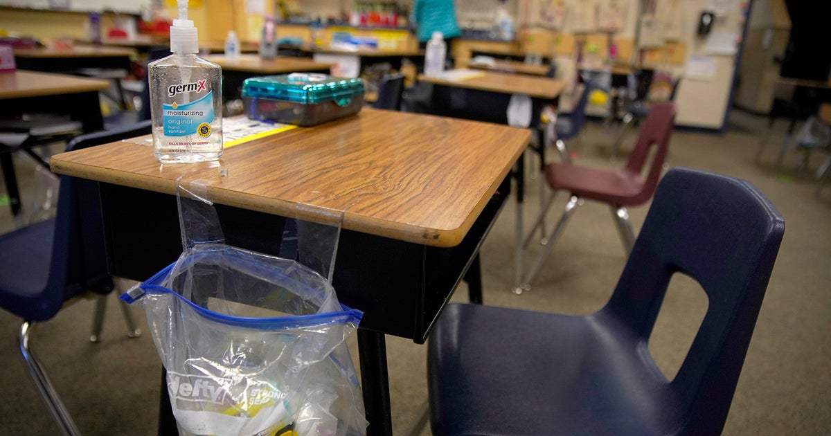 Students Should Maintain At Least 3 Feet Of Social Distancing In ...