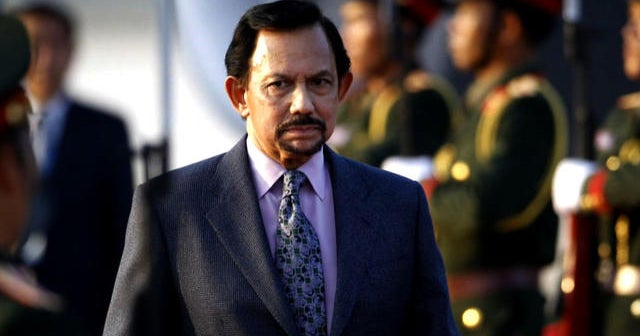 Inside the Brunei sultan's lavish lifestyle - CBS News
