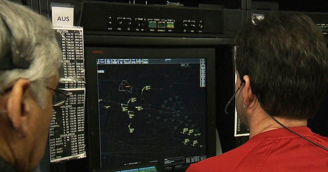 FAA rolls out new "NextGen" satellite tracking technology - CBS News