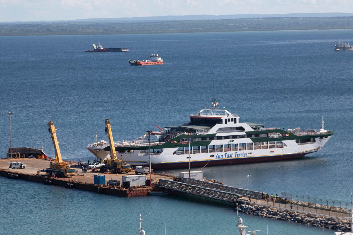 ISIS-linked militants seize Mozambique town, forcing thousands to flee ...