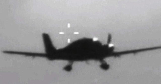 Plane's parachute saves doomed pilot off Hawaii - CBS News