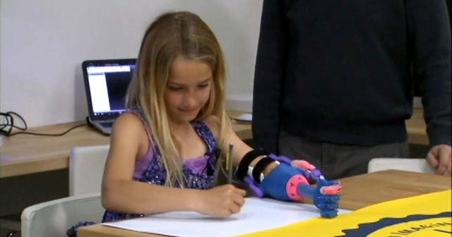 California girl gets high-tech 3D-printed prosthetic hand - CBS News