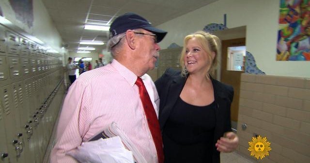 Amy Schumer crashes her old high school - CBS News