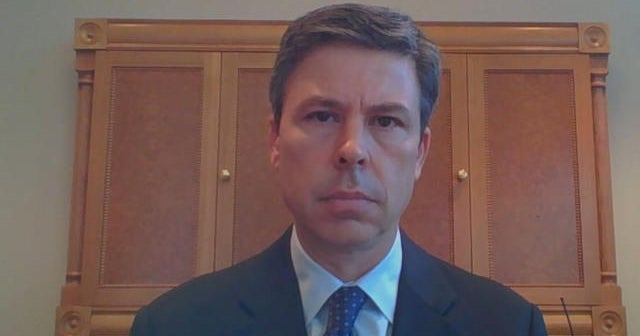 Chattanooga's mayor reacts to deadly shooting - CBS News