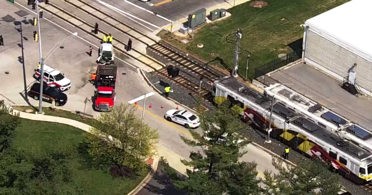 2 Injured After Light Rail Crash In Cockeysville - CBS Baltimore