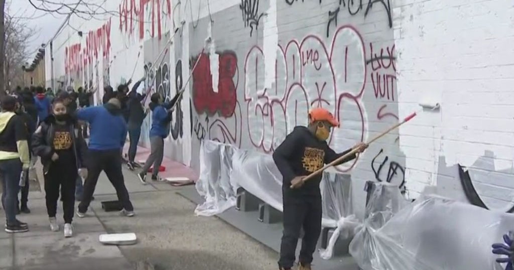 NYPD Enlists Volunteers For Citywide Graffiti Cleanup Initiative - CBS ...