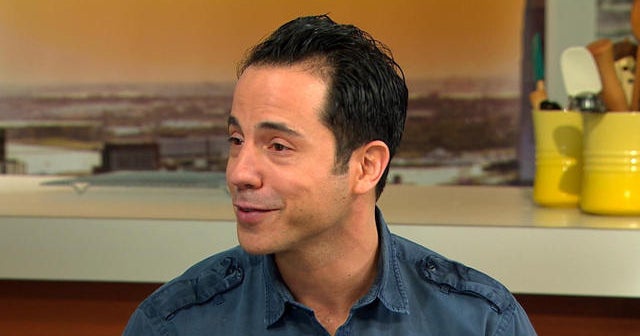 The Dish: Chef Todd Mitgang of Crave Fishbar - CBS News