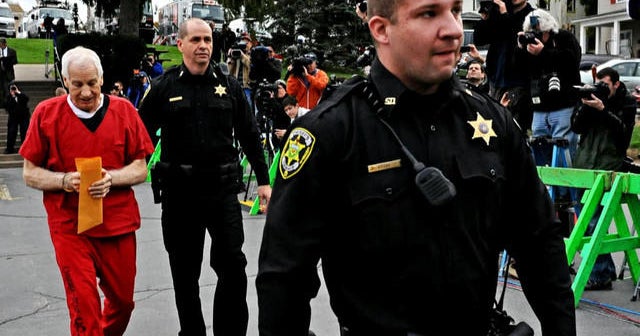 Court docs: Paterno knew about Sandusky abuse in 70s - CBS News