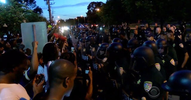 Baton Rouge protests turned tense and dangerous - CBS News