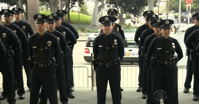 New cadets join LAPD day after Dallas shooting - CBS News