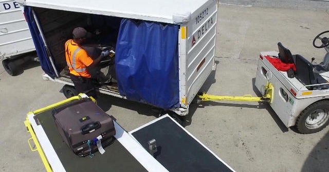 Delta trying digital chips to prevent lost luggage - CBS News