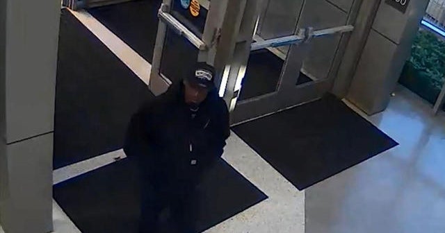 Manhunt underway for Texas cop killer - CBS News