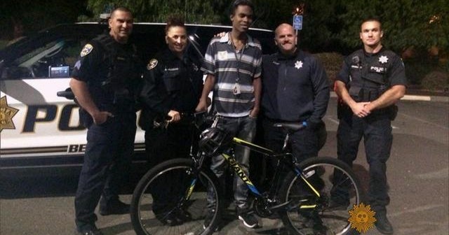 An unlikely friendship between white cop, black teen - CBS News