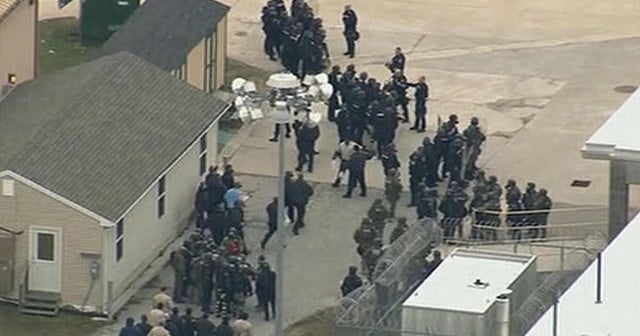 Hostage situation at Delaware prison - CBS News