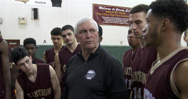 Legendary high school basketball coach Bob Hurley - CBS News
