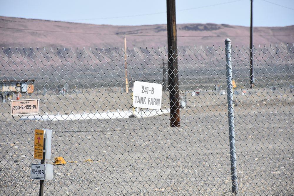 An underground tank at Hanford Nuclear Reservation is leaking gallons ...