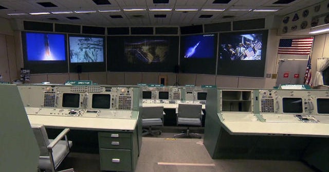 Restoring NASA's historic mission control center in Houston - CBS News