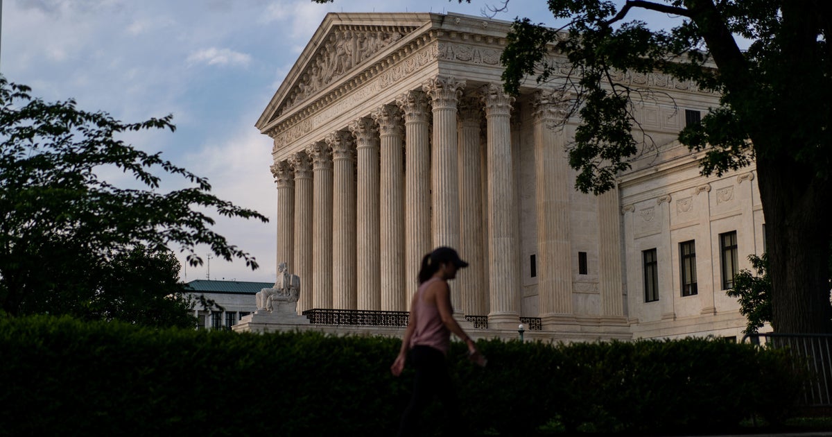 Bidens Supreme Court Commission Meets For First Time Amid Growing
