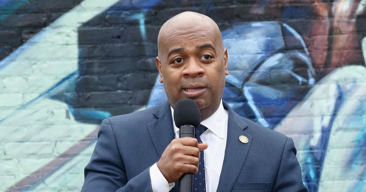 Newark mayor unveils a guaranteed-basic-income program for residents - CBS News