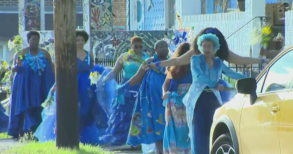 'The Blue Walk' Honors George Floyd, Breonna Taylor, And Other Lives ...