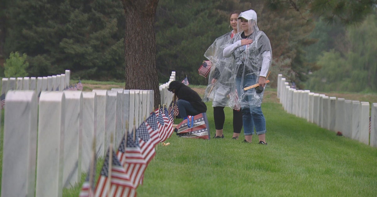 Volunteers Plant Over 100,000 Flags At Fort Logan Cemetery For Memorial ...