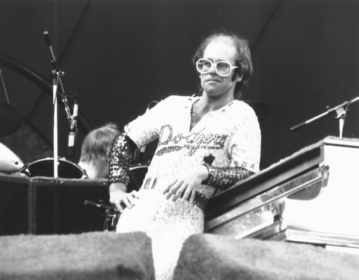 Elton John To Play His Last North American Concert Ever At Dodger ...