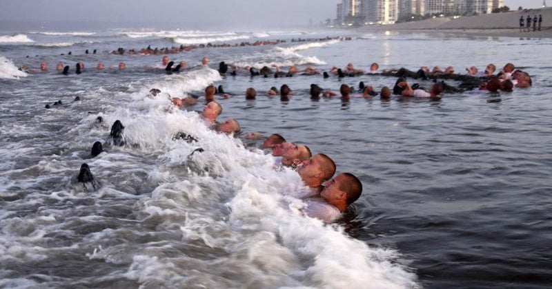 Sailor becomes first woman to complete Navy special warfare training ...