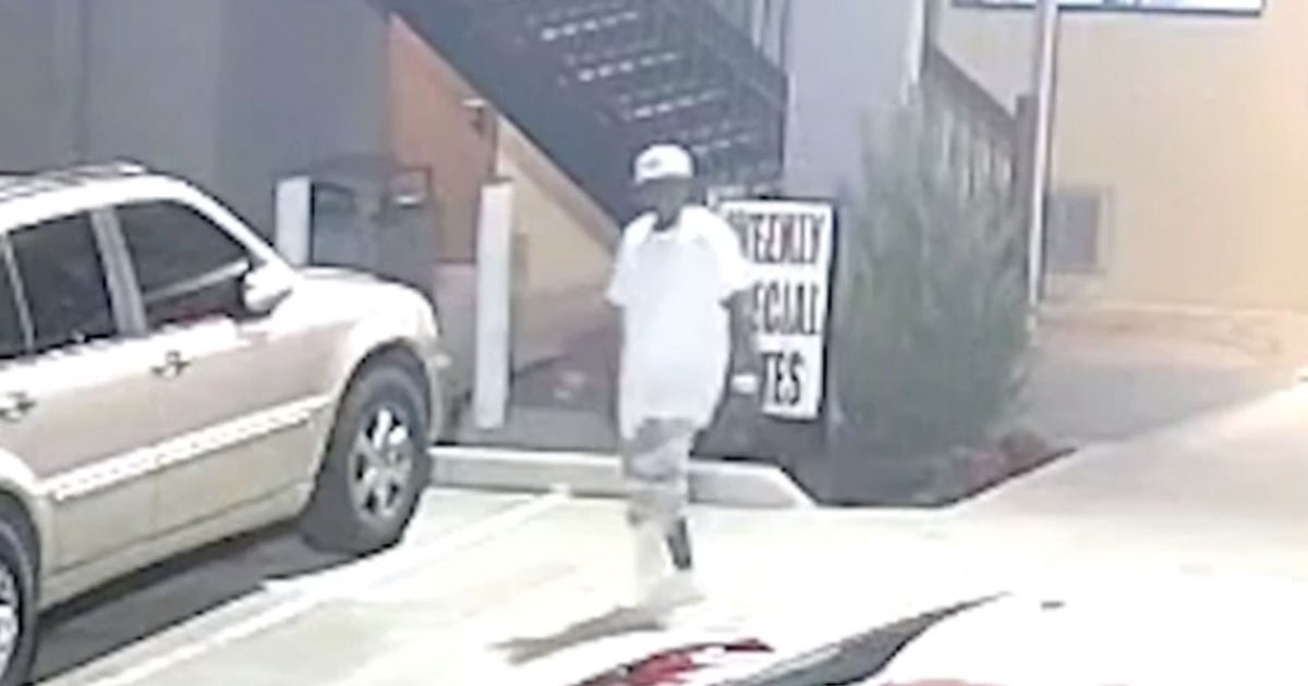 Arlington Homicide Detectives Seek Person Of Interest In Fatal Stabbing ...